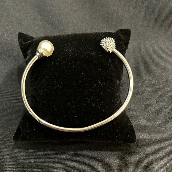 Vintage | Jewelry | Vintage Open Bangle With Pearl And Silver Rhinestone Accents | Poshmark